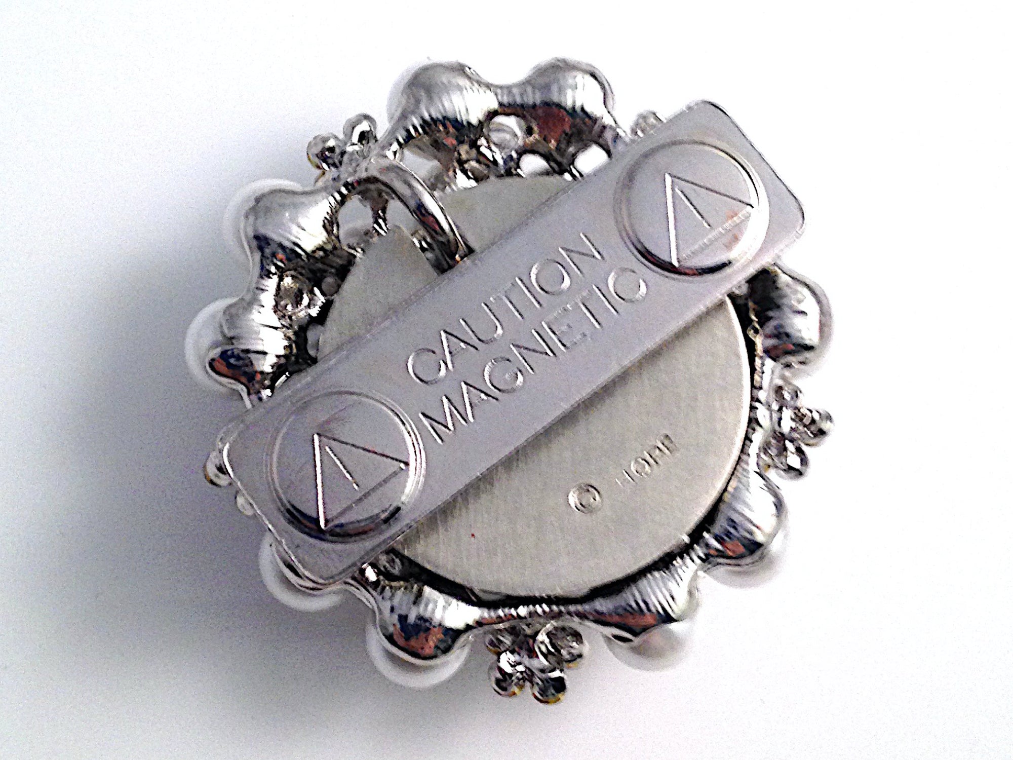 Magnetic Brooch Backing – Hope Design Ltd